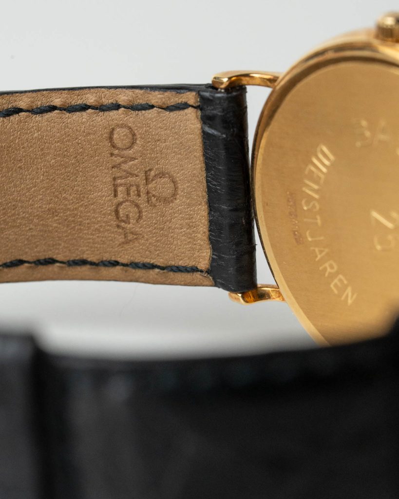 Vintage Omega dresswatch in 18k gold with Roman numerals full set 196. ...