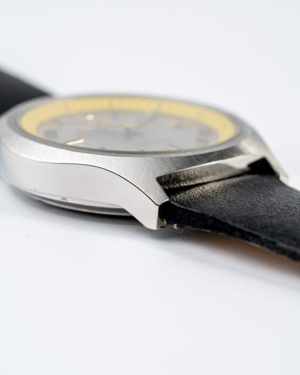 Vintage Omega Seamaster 'Big Yellow' with linen dial 166.066 from 1971 ...