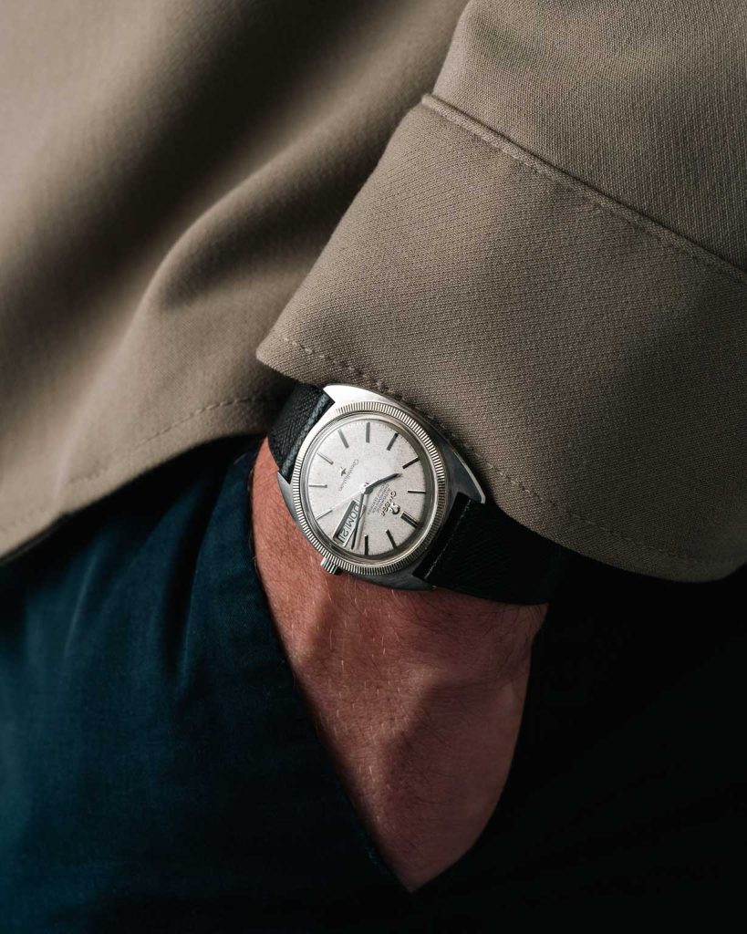 Vintage Omega Constellation C-shape grey linen dial with white gold ...